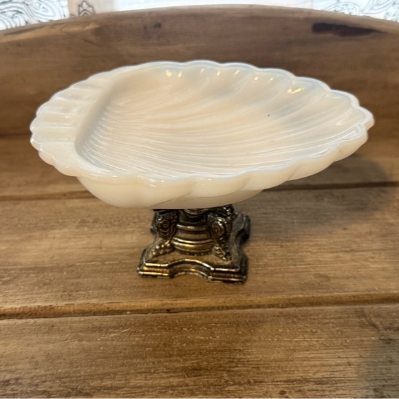 Accents | Vintage Milk Glass Shell Soap Dish | Poshmark